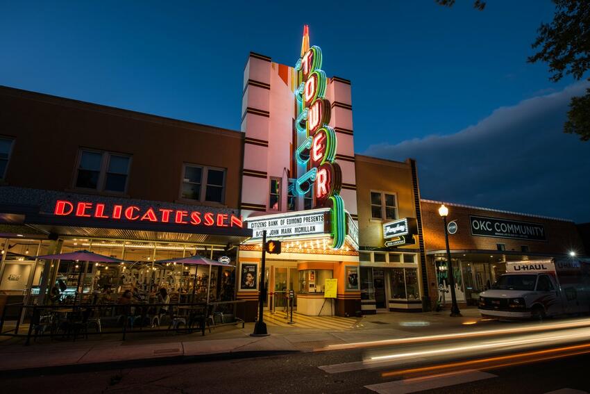 OKC VeloCity | OKC celebrates Route 66 by installing 200 historic signs